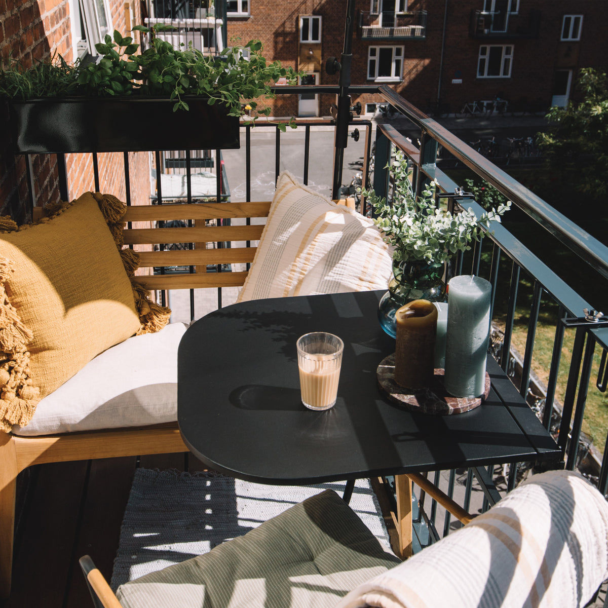 How to decorate your balcony minimalistically – Balcony Living Cph