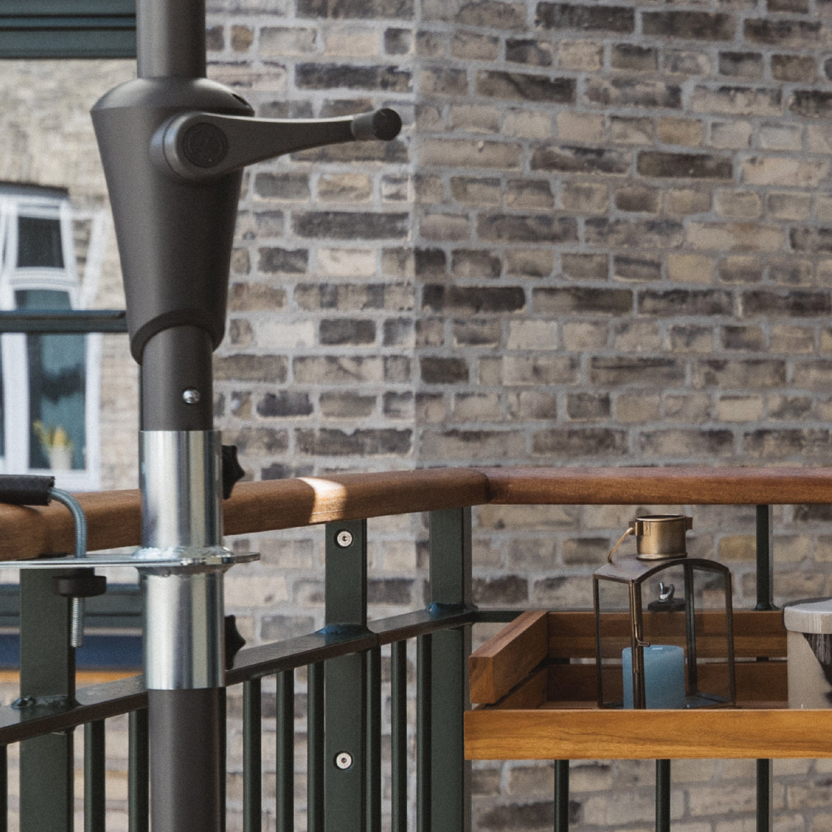 Guide: How to choose and mount your parasol bracket correctly – Balcony ...